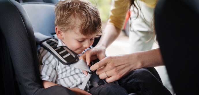 Autokindersitz: Tipps für Auswahl, Sicherheit und Komfort - ATU